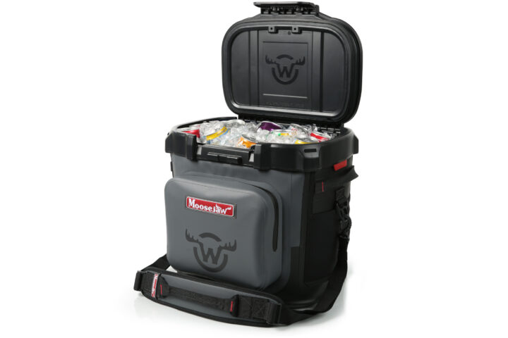 Have a Chill Summer With These Moosejaw Coolers | GearJunkie