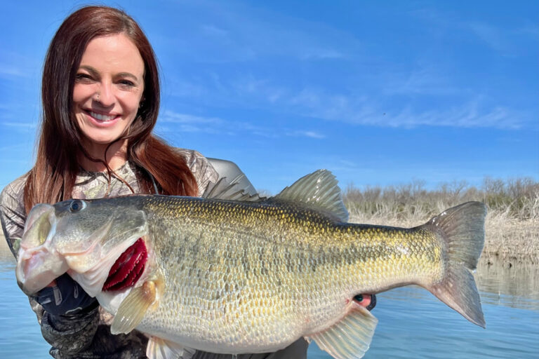 Everything's Bigger in Texas: Angler Lands World-Record Largemouth Bass ...