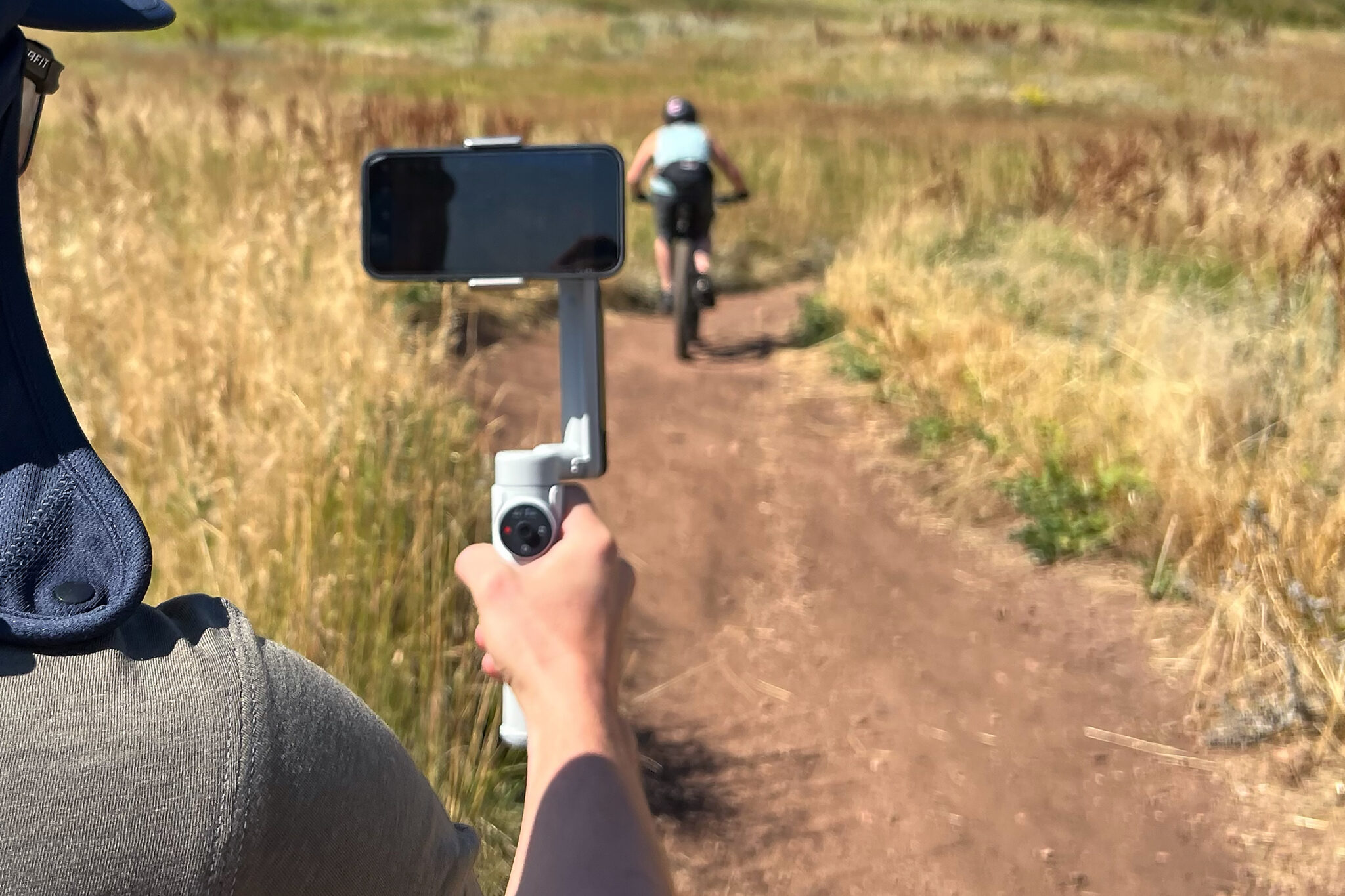 Insta360 Flow Stabilizer Review: Great Action Shots With AI Gadget
