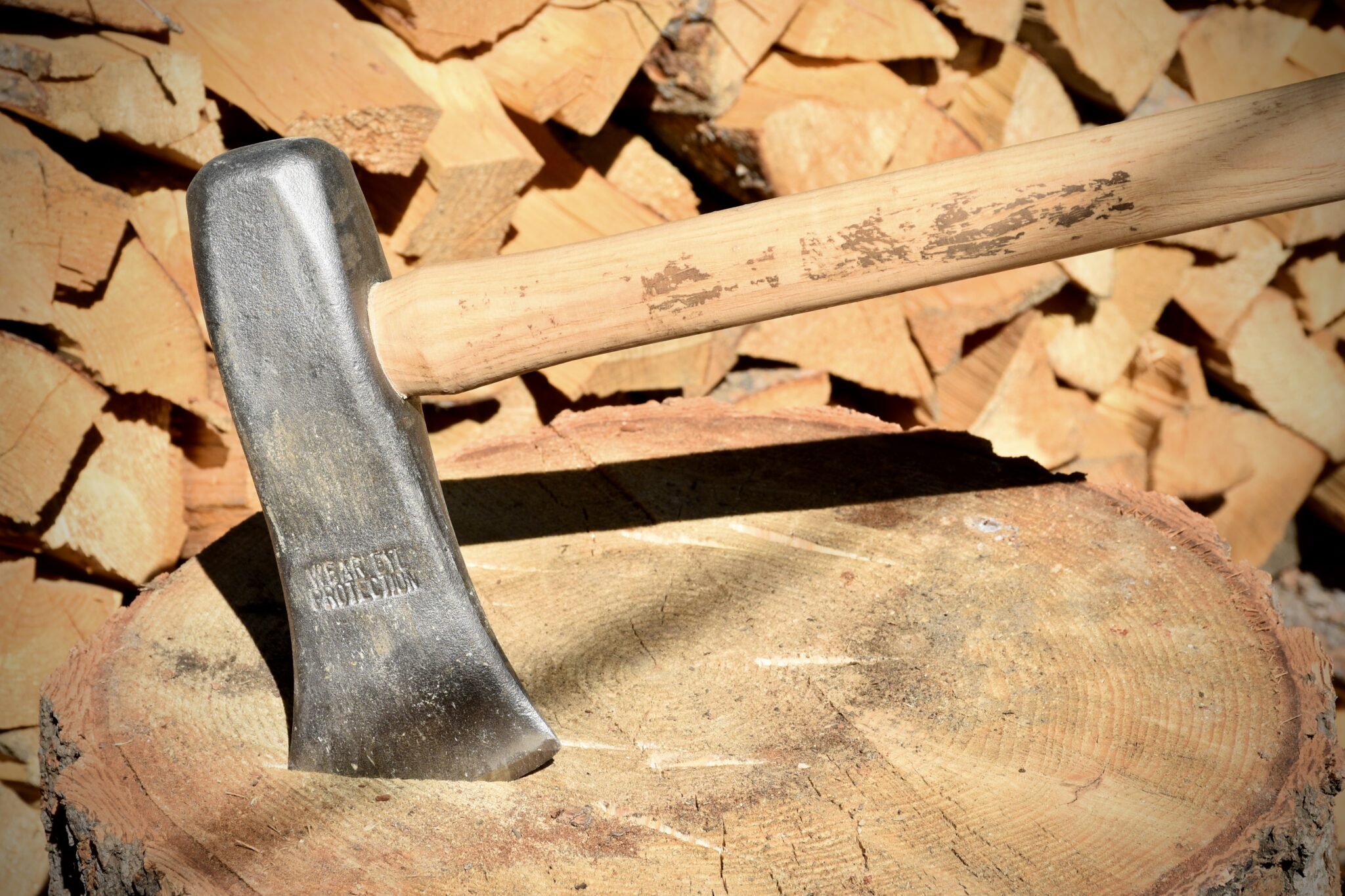 The Best Axes for Splitting Wood of 2024 | GearJunkie Tested