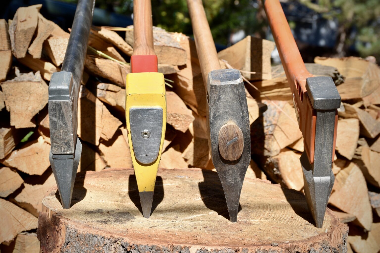 The Best Axes for Splitting Wood of 2024 | GearJunkie Tested
