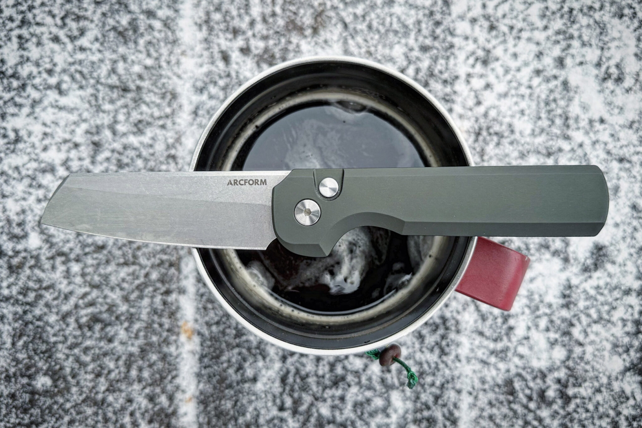 Arcform’s Slimfoot Auto Review: This Knife Made Me Fall in Love With ...