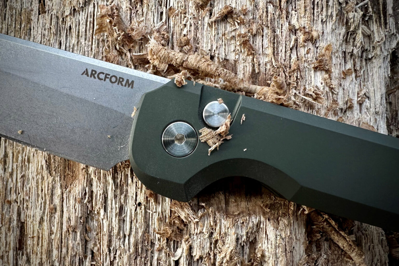 Arcform’s Slimfoot Auto Review: This Knife Made Me Fall in Love With ...
