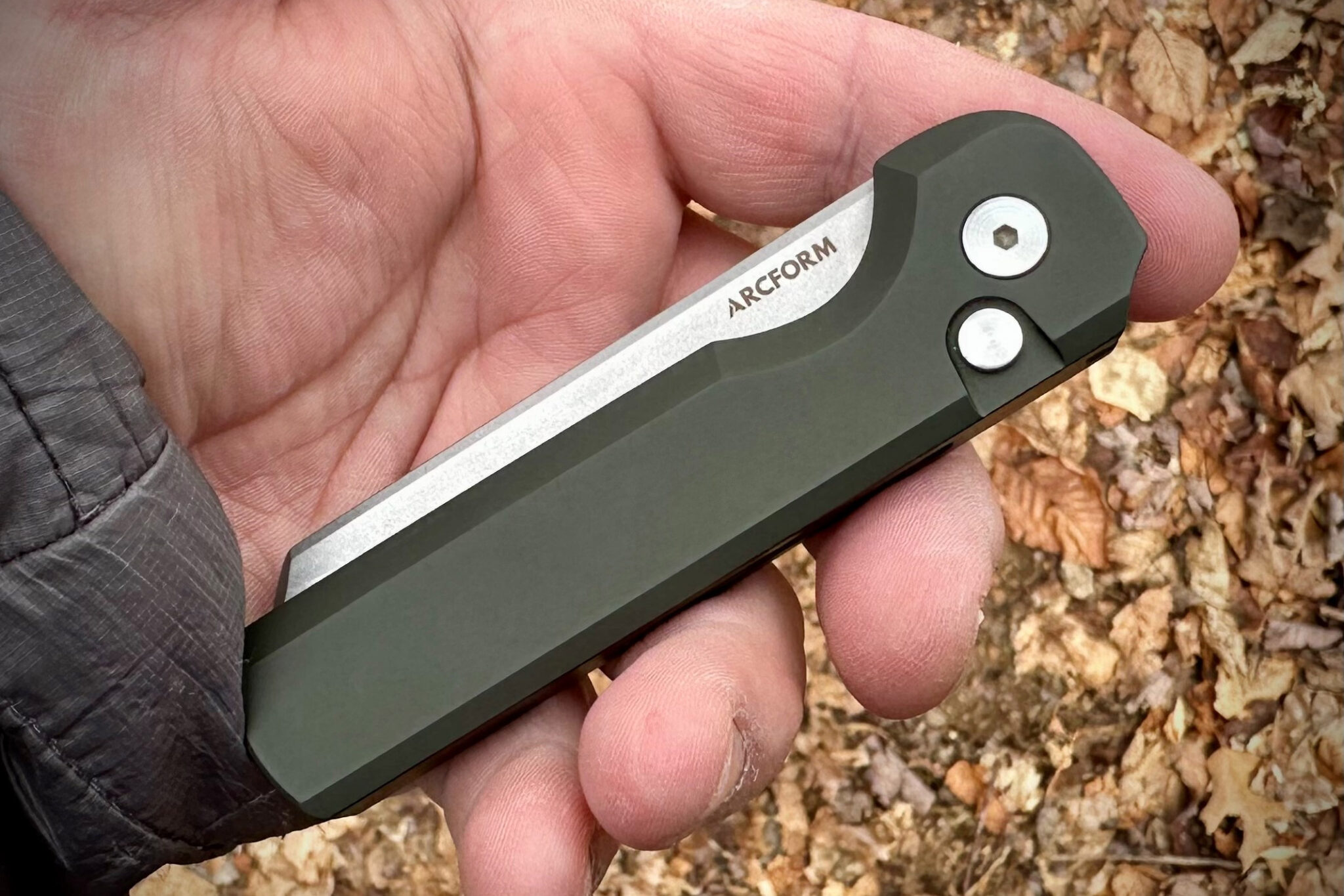 Arcform’s Slimfoot Auto Review: This Knife Made Me Fall in Love With ...