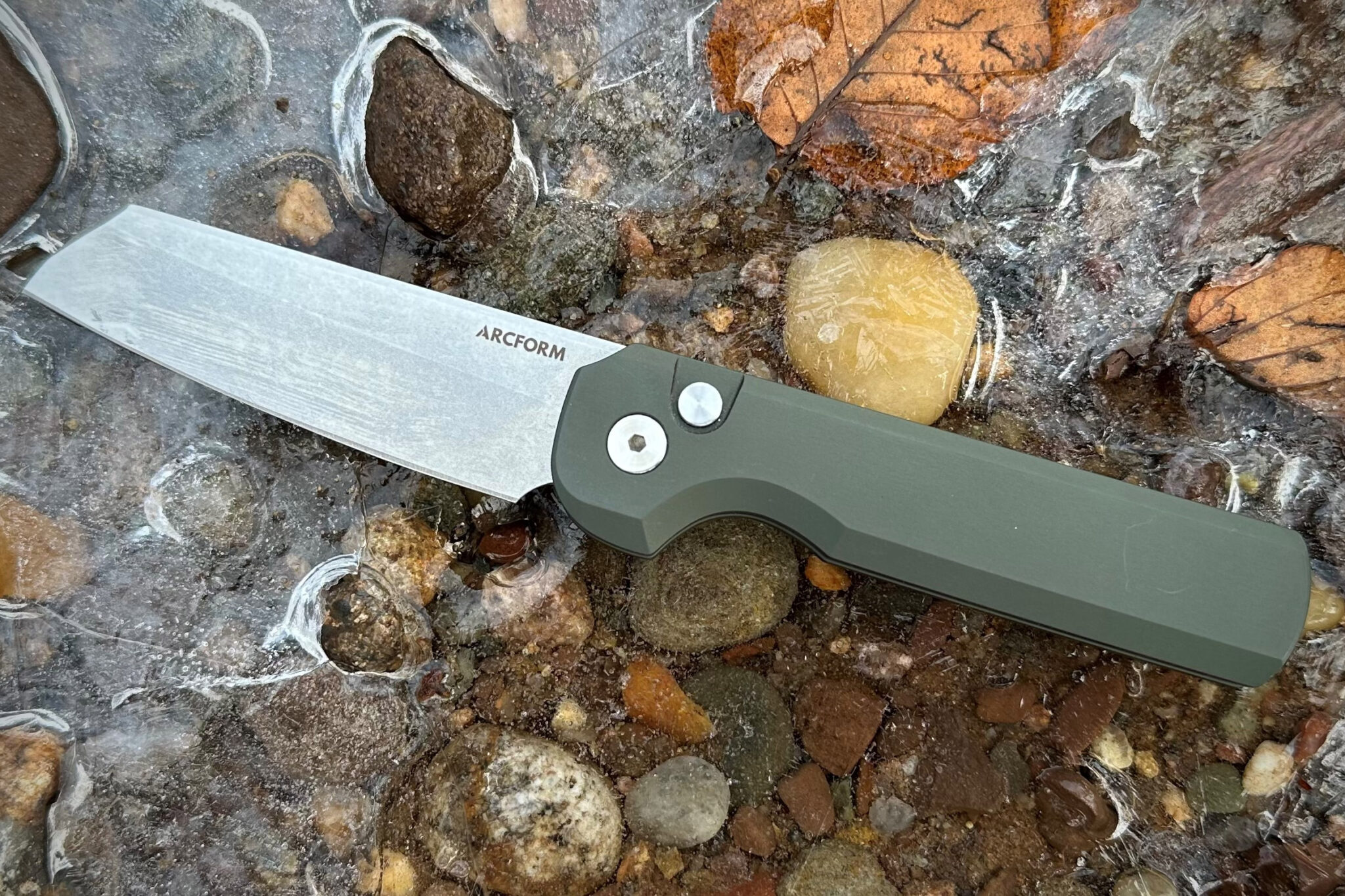Arcform’s Slimfoot Auto Review: This Knife Made Me Fall in Love With ...