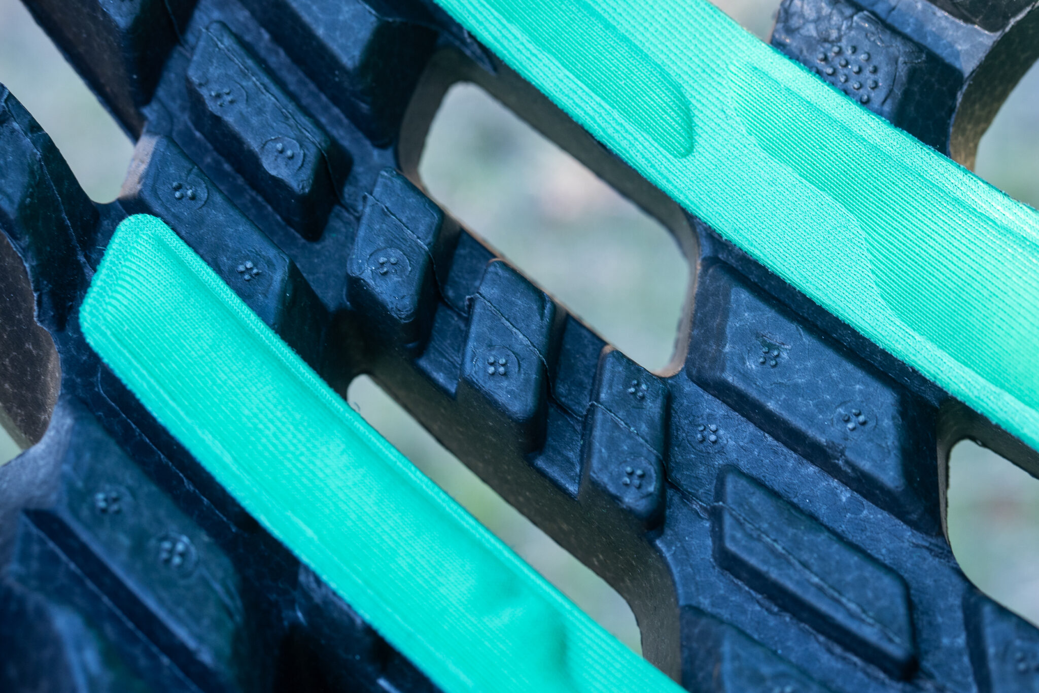 Lazer Z1 KinetiCore Review: Super-Light Bike Helmet With Enhanced ...