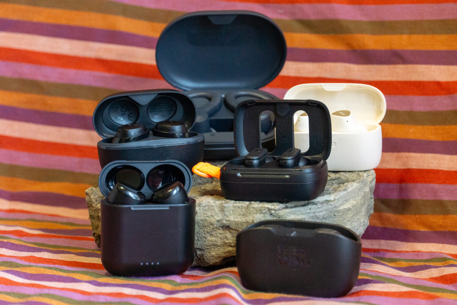The Best Wireless Earbuds Under $50 of 2024 | GearJunkie Tested