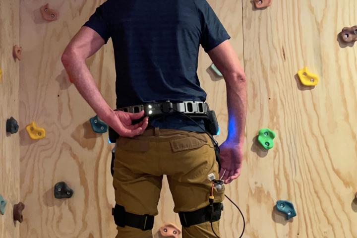 Dnsys X1 System Review: Do Exoskeleton ‘E-Legs’ Boost Hiking Performance?