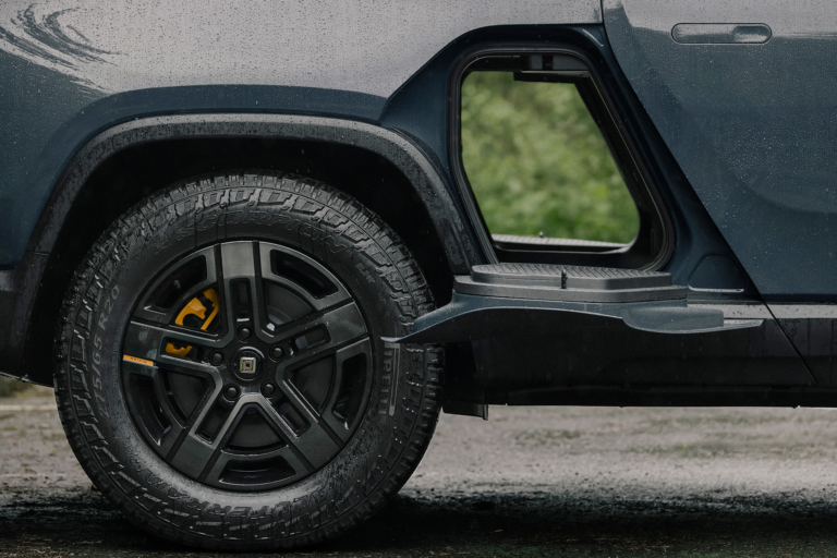 Rivian Unveils Gen 2 R1T, R1S: Same Look, More Goodies