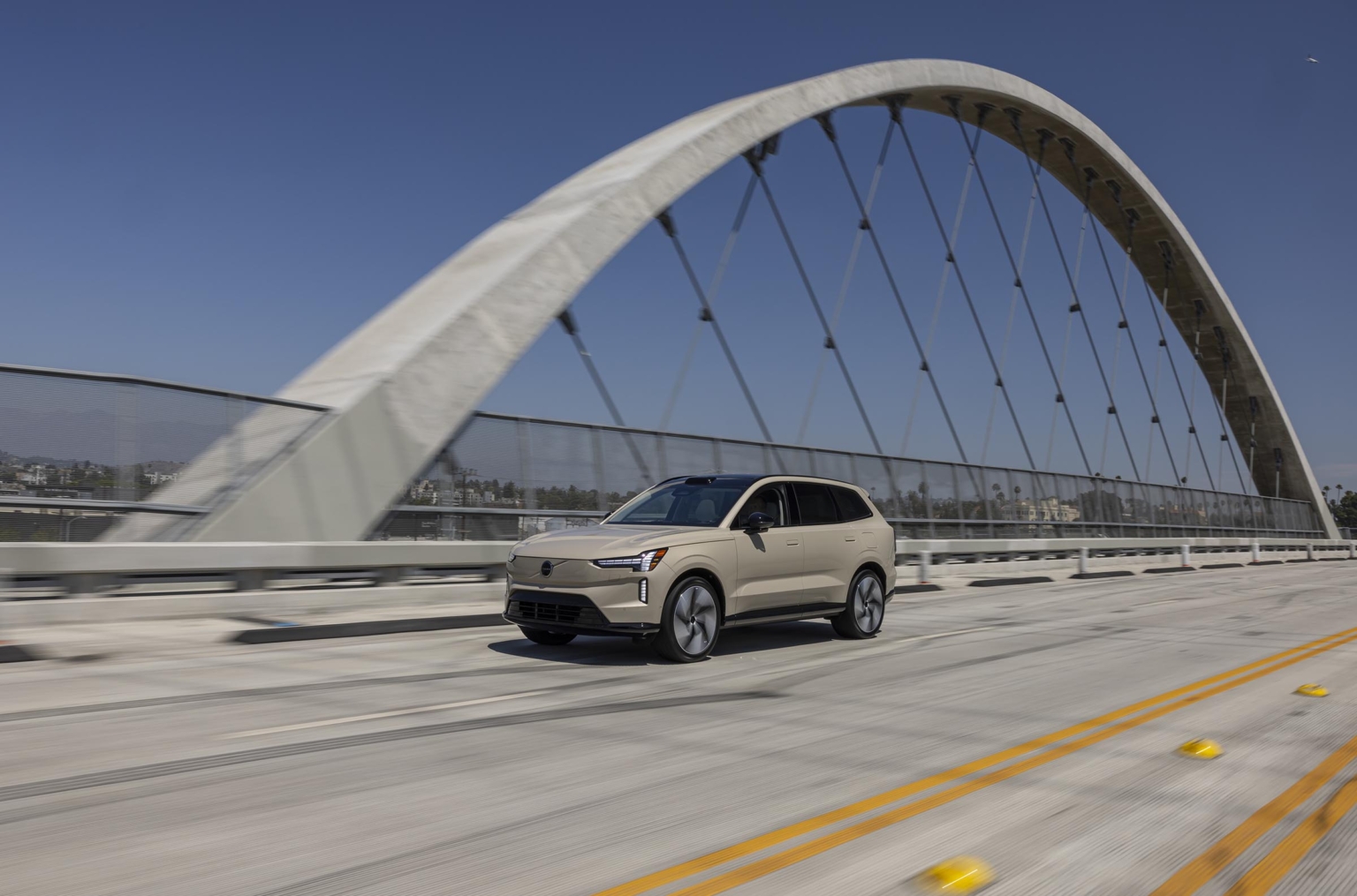 2025 Volvo EX90 Twin Motor Performance Review | GearJunkie Tested