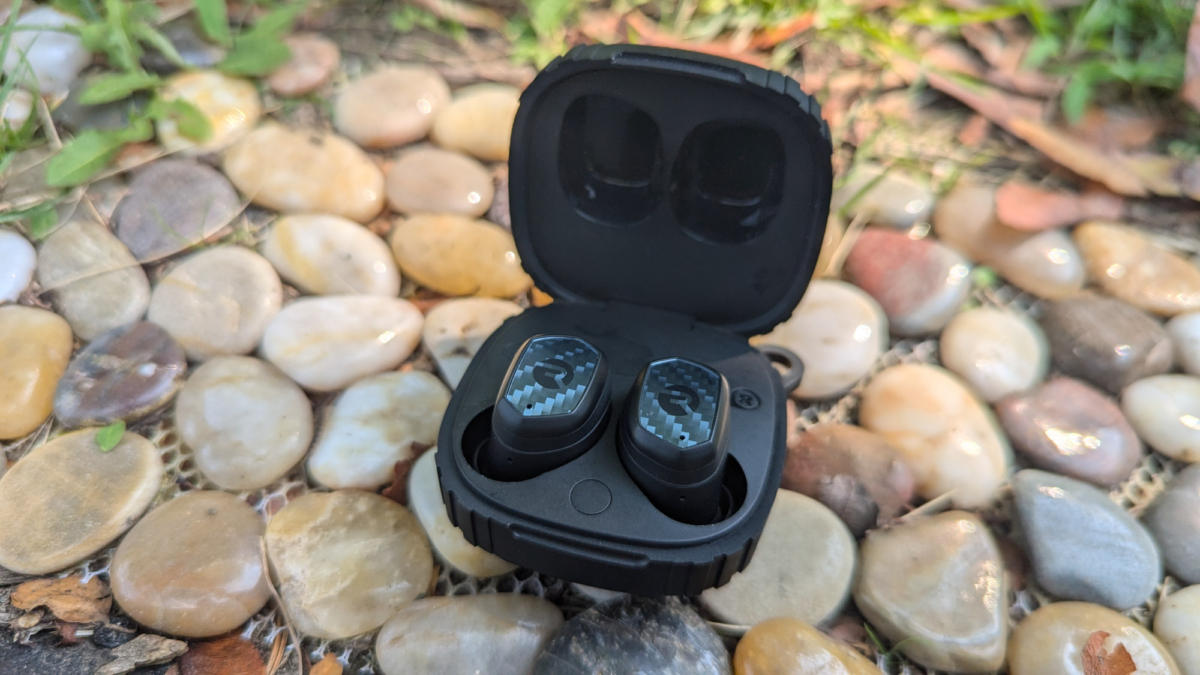 The Best Wireless Earbuds of 2024 | GearJunkie Tested