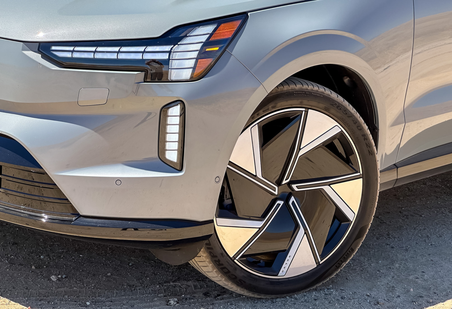 2025 Volvo EX90 Twin Motor Performance Review | GearJunkie Tested