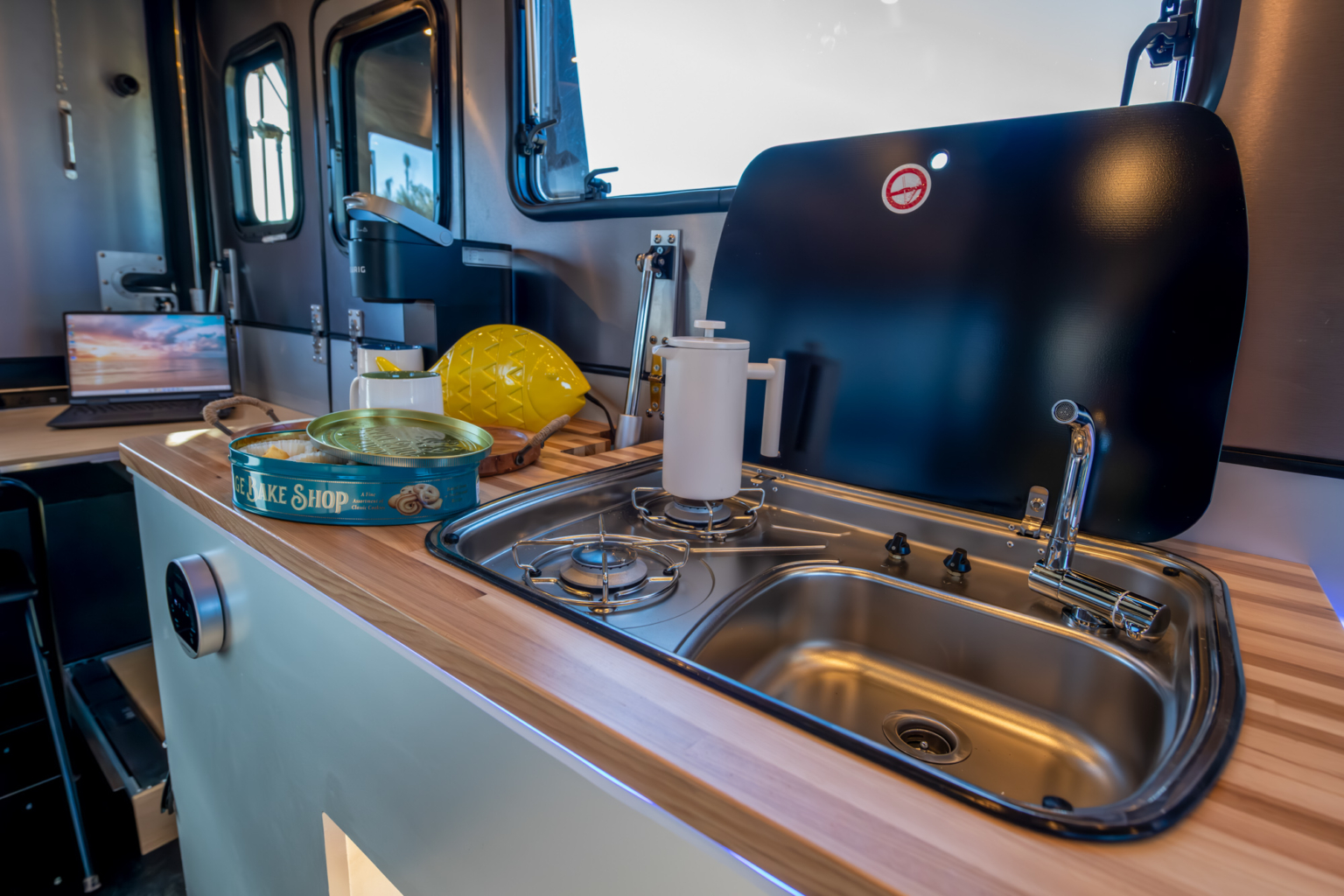 Exodus Rigs Capax: Garageable, Off-Grid-Capable Travel Trailer