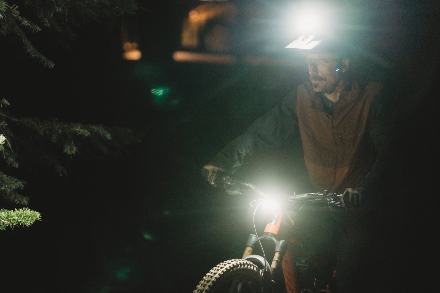 The 6 Best Mountain Bike Lights of 2025 | GearJunkie Tested
