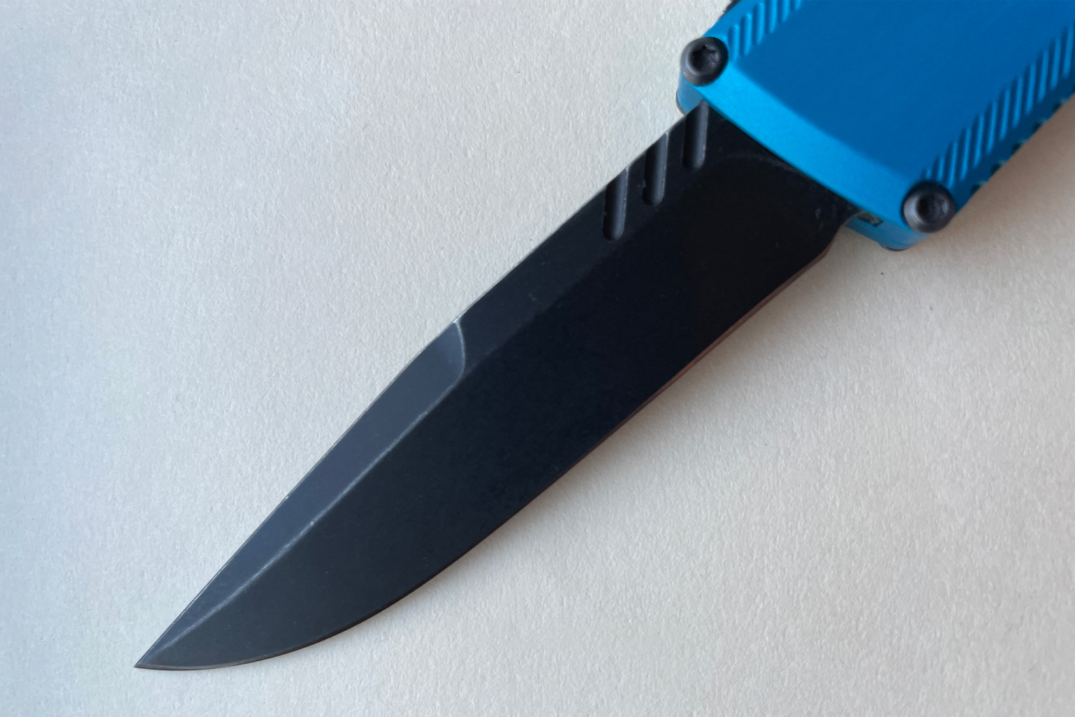 Best Value in Automatic Knives? Axial Shift Gen 3 Review | GearJunkie ...
