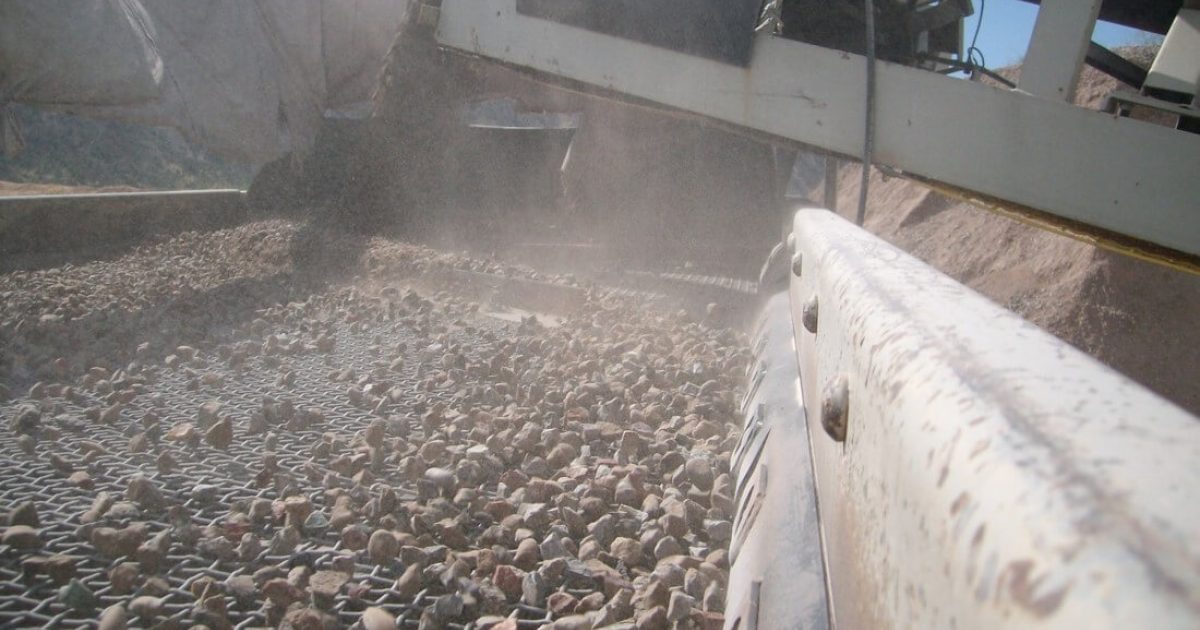 9 Solutions for Plugging and Blinding of Aggregate Screens | McLanahan