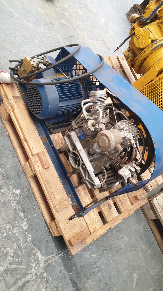 Bauer Electrical Compressor for Sale | - Dockstr