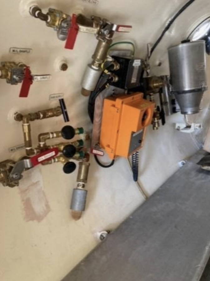 54" Twin Lock Deck Decompression Chamber for sale | Diving - Dockstr