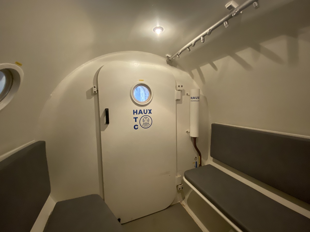 Diver Deck Decompression Chamber for Sale | Diving - Dockstr