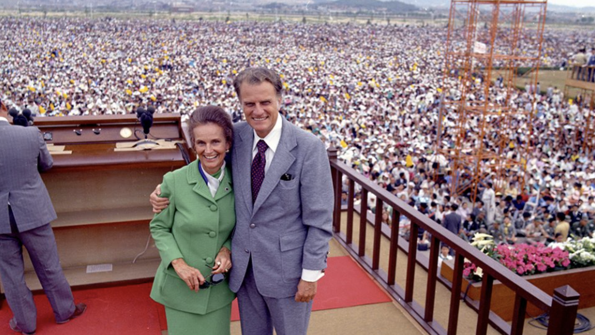 Revered Evangelist Billy Graham Passes Away at 99 - VisionTV